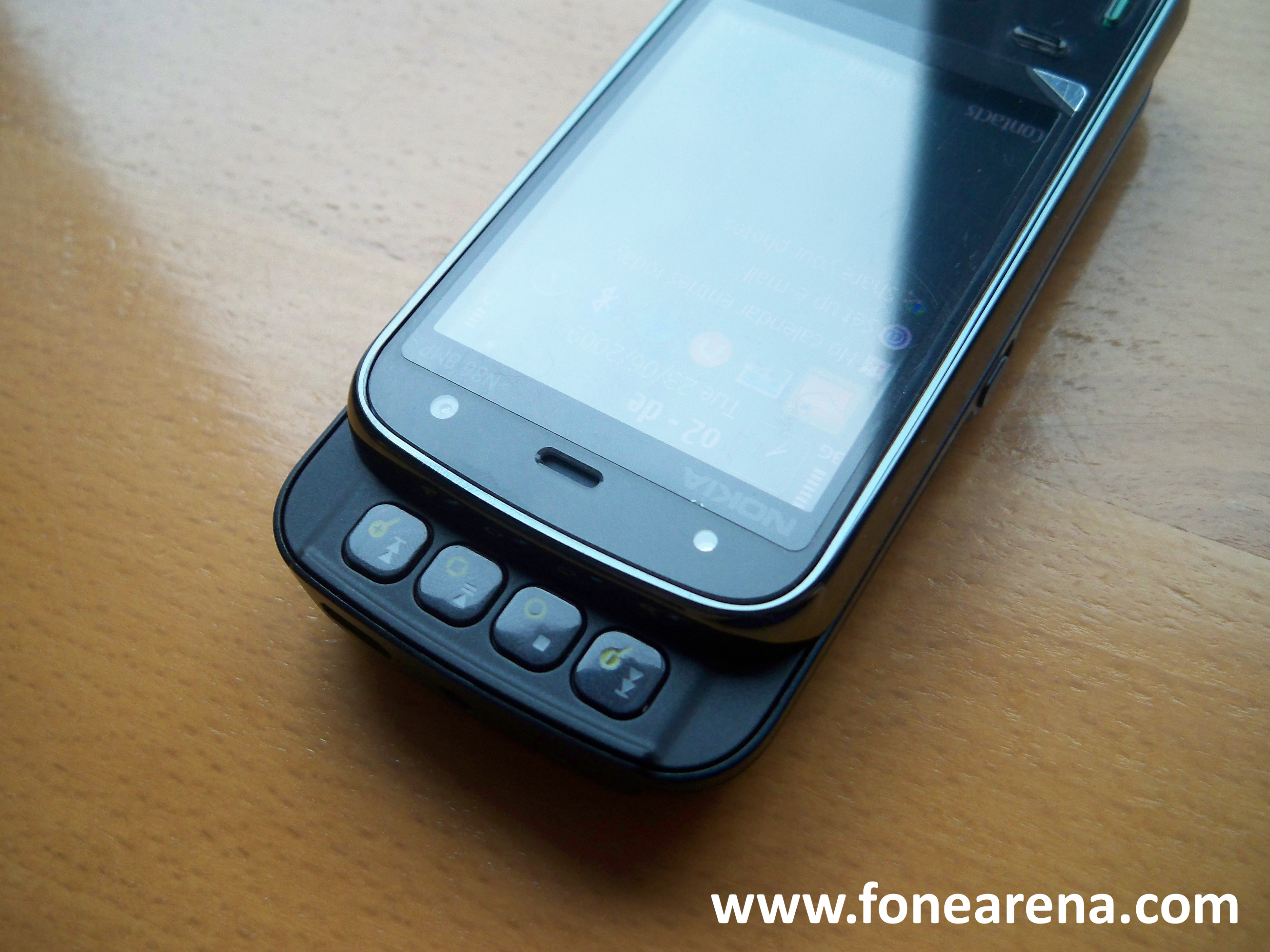 Black Nokia N86 8MP Picture Gallery