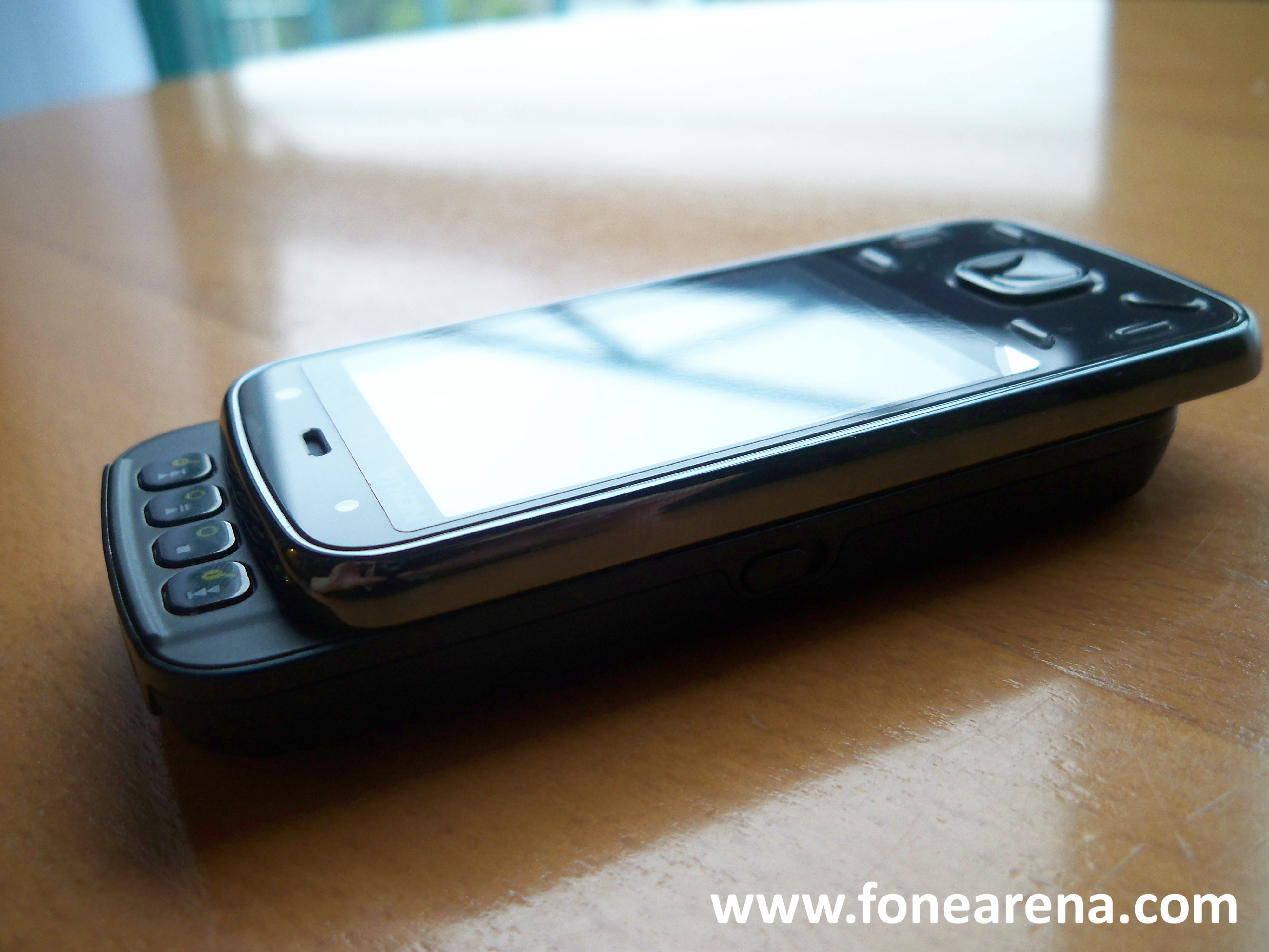 Black Nokia N86 8MP Picture Gallery