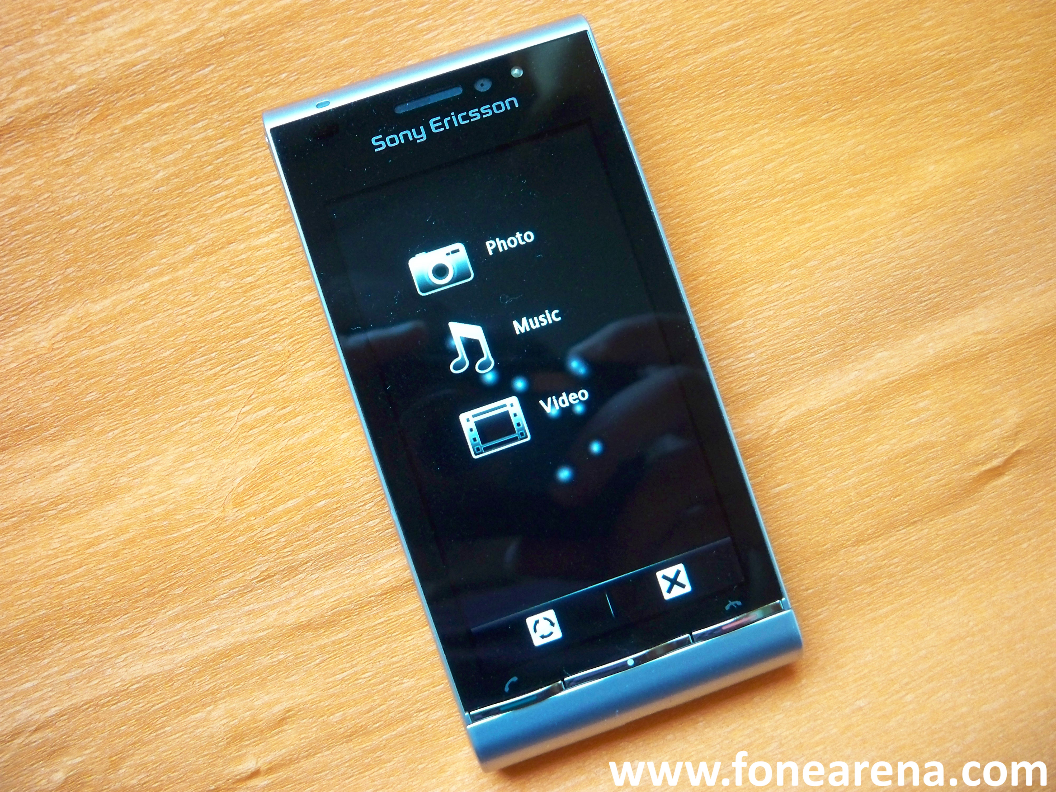 Sony Ericsson Satio (Idou) Photo Gallery